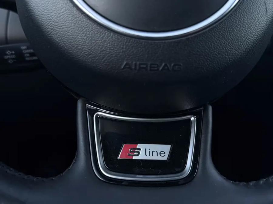 Black Audi A4 2012 in Riga, with an engine capacity of 0.00 L and mileage of 211 thousand km for 5500 €, photo 23 on AUTOMOTO.COM.LV