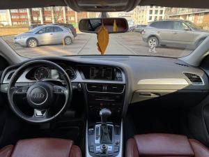 Black Audi A4 2012 in Riga, with an engine capacity of 3.00 L and mileage of 385 thousand km for 7490 €, photo 7 on AUTOMOTO.COM.LV