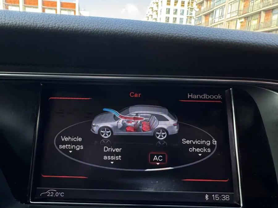 Black Audi A4 2012 in Riga, with an engine capacity of 3.00 L and mileage of 385 thousand km for 7490 €, photo 17 on AUTOMOTO.COM.LV