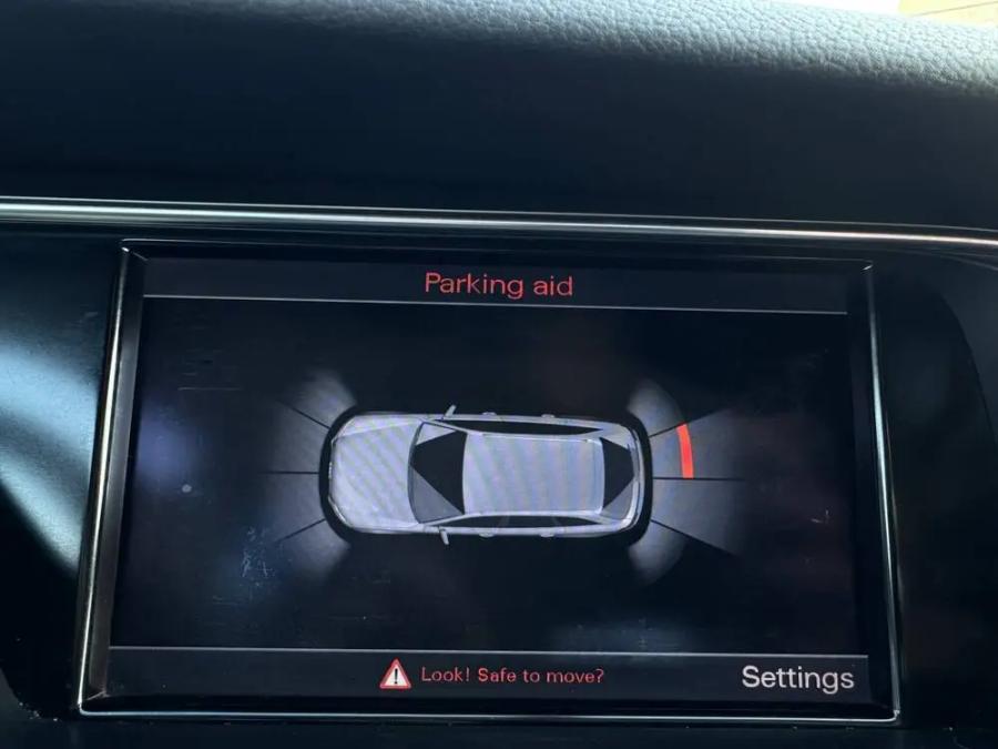 Black Audi A4 2012 in Riga, with an engine capacity of 3.00 L and mileage of 385 thousand km for 7490 €, photo 18 on AUTOMOTO.COM.LV
