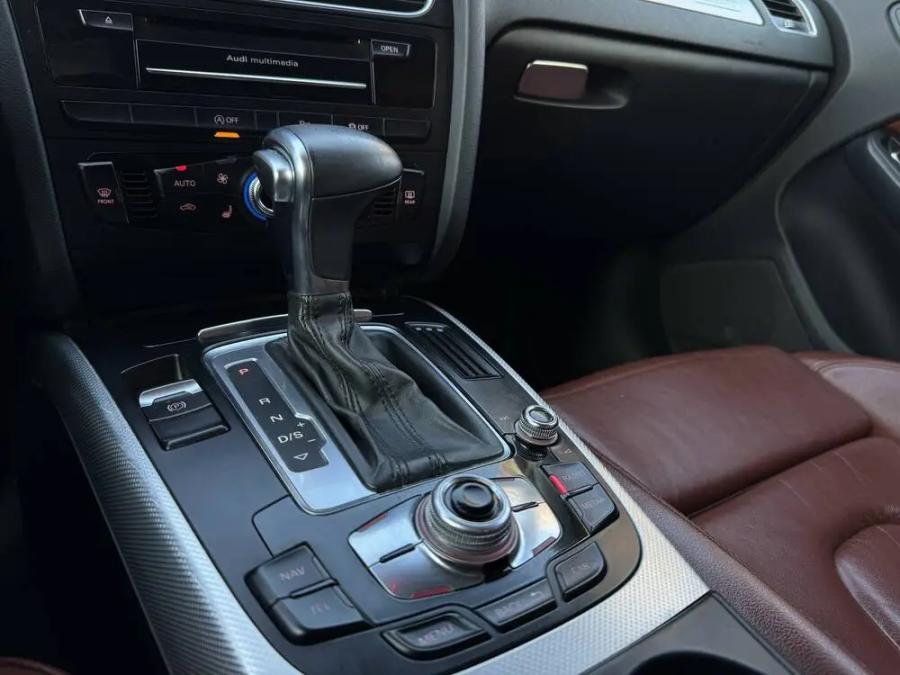 Black Audi A4 2012 in Riga, with an engine capacity of 3.00 L and mileage of 385 thousand km for 7490 €, photo 19 on AUTOMOTO.COM.LV