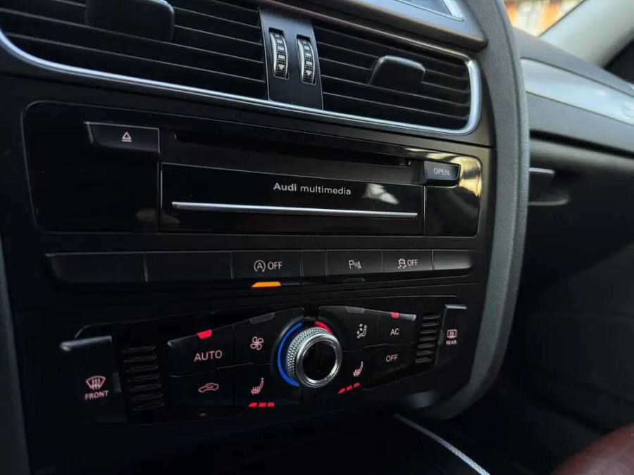 Black Audi A4 2012 in Riga, with an engine capacity of 3.00 L and mileage of 385 thousand km for 7490 €, photo 20 on AUTOMOTO.COM.LV