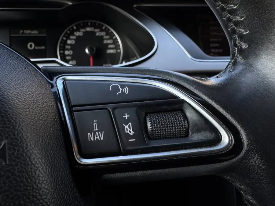 Black Audi A4 2012 in Riga, with an engine capacity of 3.00 L and mileage of 385 thousand km for 7490 €, photo 23 on AUTOMOTO.COM.LV