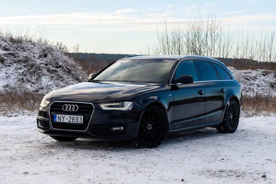 Black Audi A4 2012 in Riga, with an engine capacity of 2.00 L and mileage of 275 thousand km for 10495 €, photo 4 on AUTOMOTO.COM.LV