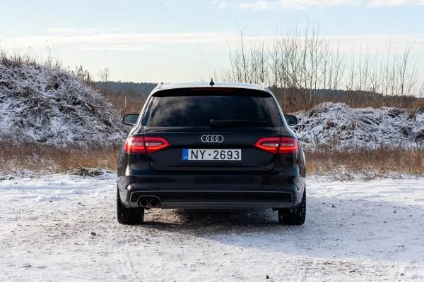 Melns Audi A4 2012 Rīga, ar dzinēja tilpumu 2.00 L un nobraukumu 275 tūkst. km par 10495 €, foto 9 vietnē AUTOMOTO.COM.LV