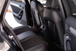 Black Audi A4 2012 in Riga, with an engine capacity of 2.00 L and mileage of 275 thousand km for 10495 €, photo 12 on AUTOMOTO.COM.LV