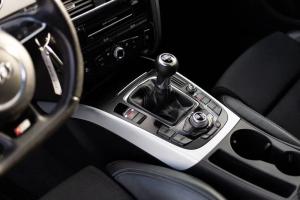 Black Audi A4 2012 in Riga, with an engine capacity of 2.00 L and mileage of 275 thousand km for 10495 €, photo 20 on AUTOMOTO.COM.LV