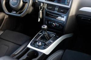 Black Audi A4 2012 in Riga, with an engine capacity of 2.00 L and mileage of 275 thousand km for 10495 €, photo 27 on AUTOMOTO.COM.LV