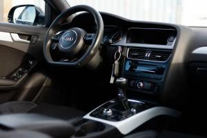 Black Audi A4 2012 in Riga, with an engine capacity of 2.00 L and mileage of 275 thousand km for 10495 €, photo 28 on AUTOMOTO.COM.LV