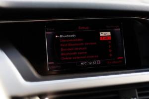 Black Audi A4 2012 in Riga, with an engine capacity of 2.00 L and mileage of 275 thousand km for 10495 €, photo 33 on AUTOMOTO.COM.LV