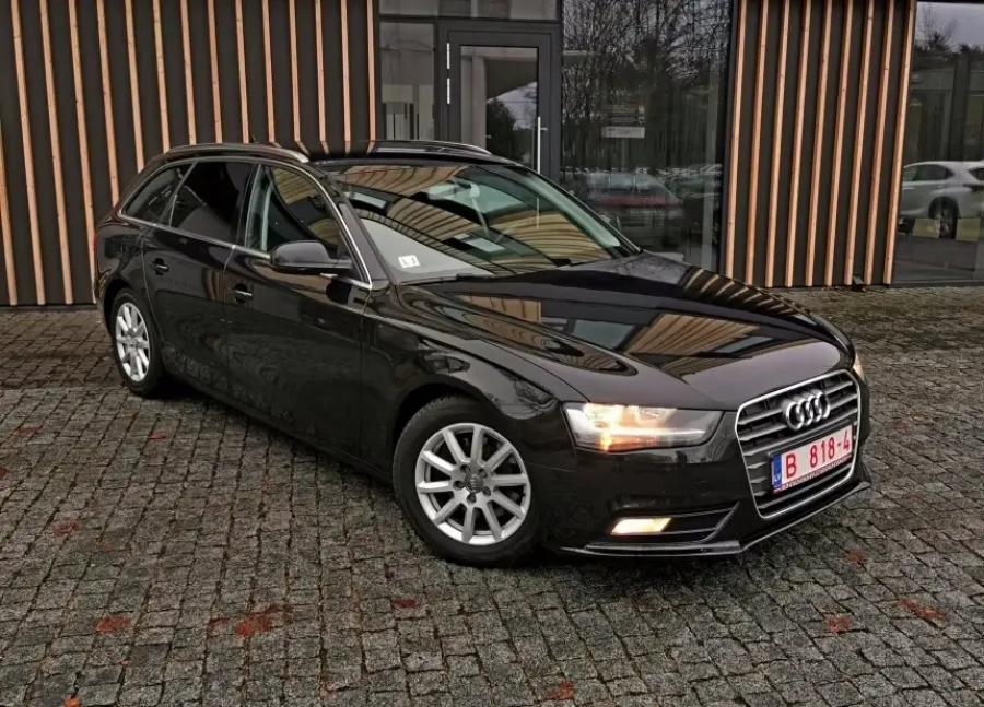 Black Audi A4 2012 in Riga, with an engine capacity of 2.00 L and mileage of 302 thousand km for 8290 €, photo 19 on AUTOMOTO.COM.LV