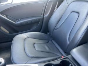 Black Audi A4 2012 in Utena, with an engine capacity of 1.97 L and mileage of 177 thousand km for 6700 €, photo 14 on AUTOMOTO.COM.LV