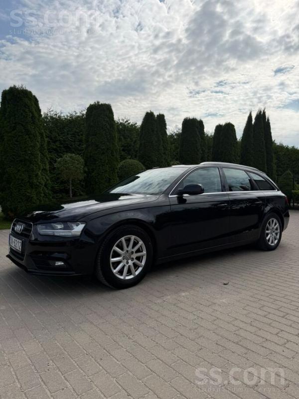 Black Audi A4 2012 in Bauska, with an engine capacity of 2.00 L and mileage of 239 thousand km for 7599 €, photo 2 on AUTOMOTO.COM.LV