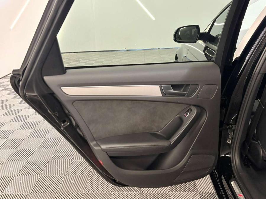 Melns Audi A4 2012 Marijampole, ar dzinēja tilpumu 2.97 L un nobraukumu 314 tūkst. km par 10750 €, foto 23 vietnē AUTOMOTO.COM.LV