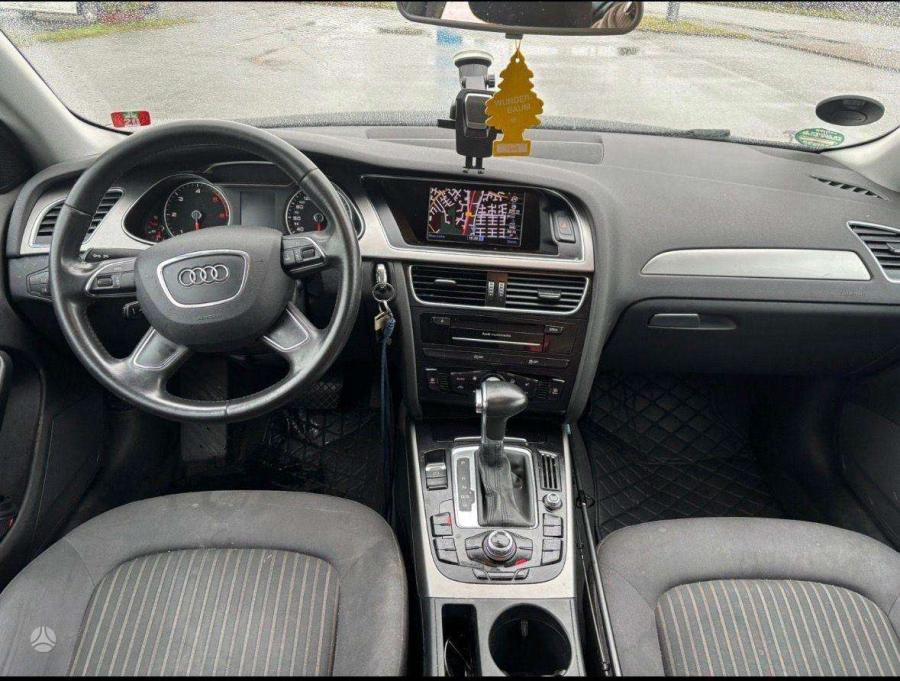 Black Audi A4 2012 in Panevezys, with an engine capacity of 1.97 L and mileage of 292 thousand km for 5650 €, photo 9 on AUTOMOTO.COM.LV
