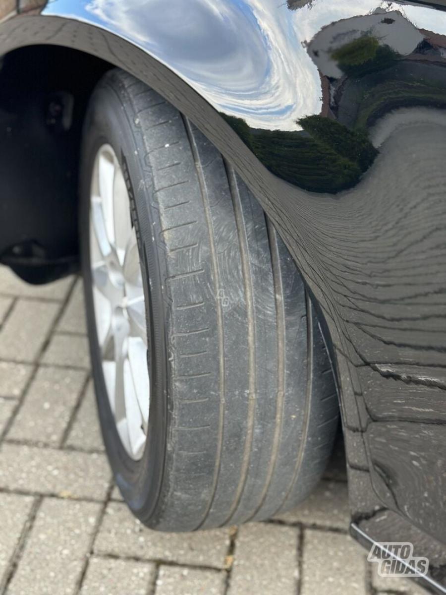 Black Audi A4 2012 in Kedainiai, with an engine capacity of 2.00 L and mileage of 293 thousand km for 6950 €, photo 32 on AUTOMOTO.COM.LV