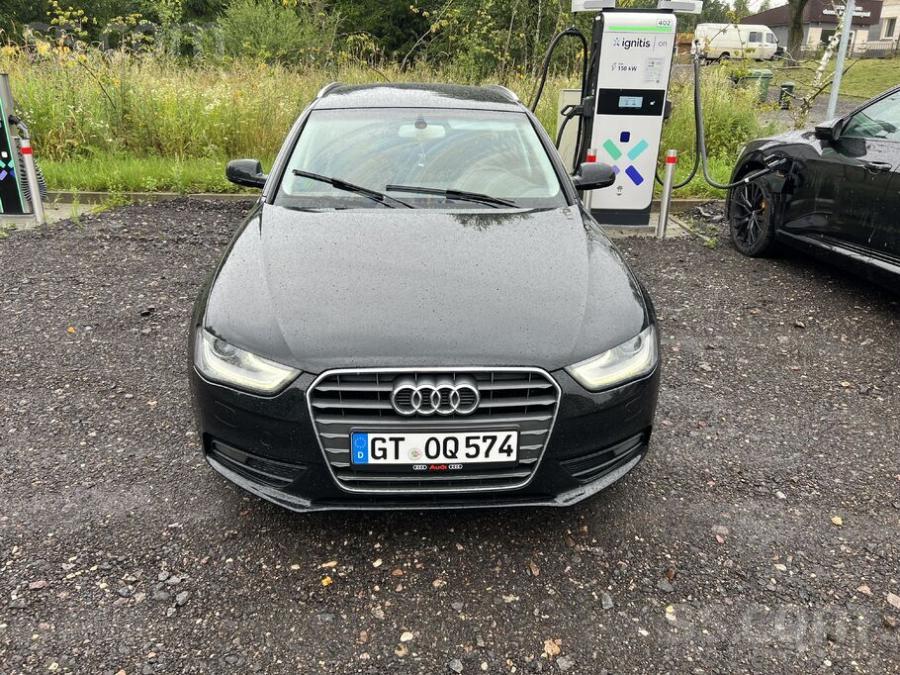 Melns Audi A4 2012 Daugavpils, ar dzinēja tilpumu 2.00 L un nobraukumu 251 tūkst. km par 7620 €, foto 3 vietnē AUTOMOTO.COM.LV