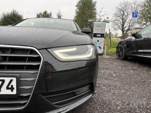 Melns Audi A4 2012 Daugavpils, ar dzinēja tilpumu 2.00 L un nobraukumu 251 tūkst. km par 7620 €, foto 6 vietnē AUTOMOTO.COM.LV