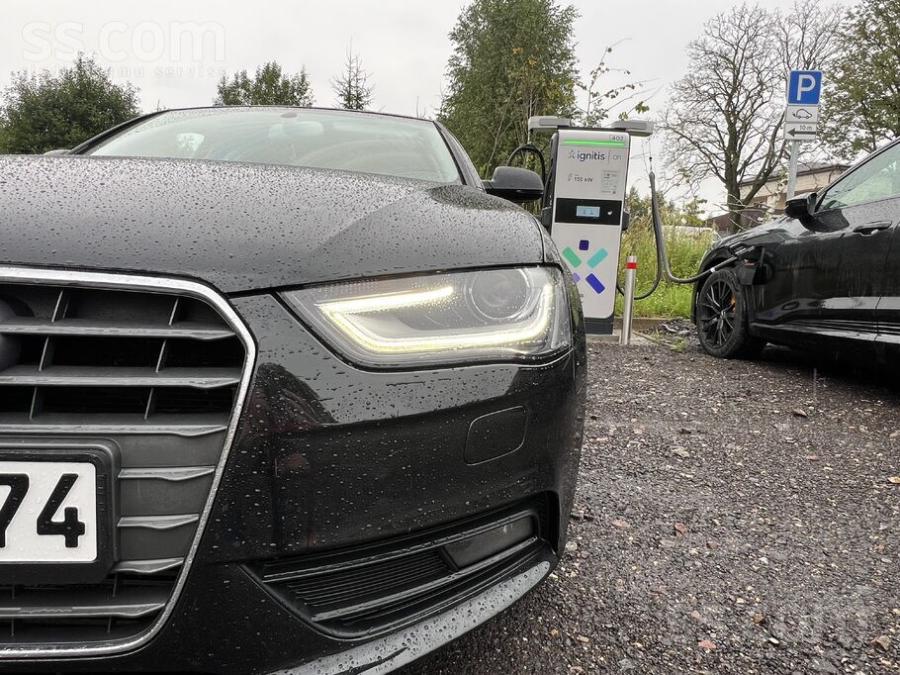 Melns Audi A4 2012 Daugavpils, ar dzinēja tilpumu 2.00 L un nobraukumu 251 tūkst. km par 7620 €, foto 6 vietnē AUTOMOTO.COM.LV