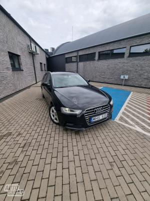 Melns Audi A4 2012 Marijampole, ar dzinēja tilpumu 2.00 L un nobraukumu 400 tūkst. km par 5300 €, foto 9 vietnē AUTOMOTO.COM.LV
