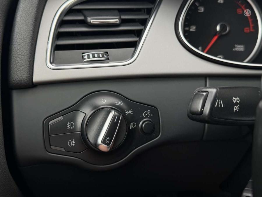 Melns Audi A4 2012 Utena, ar dzinēja tilpumu 1.97 L un nobraukumu 268 tūkst. km par 7350 €, foto 23 vietnē AUTOMOTO.COM.LV