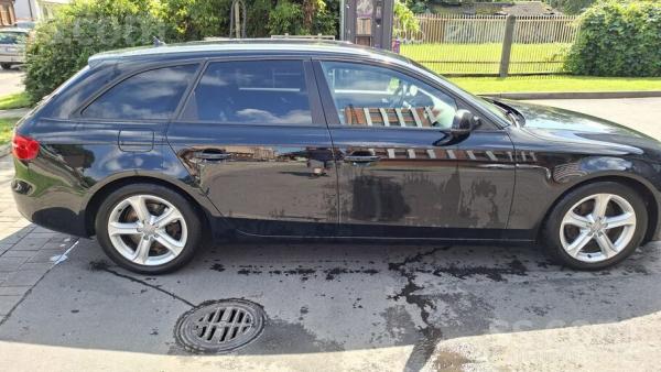Black Audi A4 2012 in Riga, with an engine capacity of 2.00 L and mileage of 261 thousand km for 7650 €, photo 8 on AUTOMOTO.COM.LV