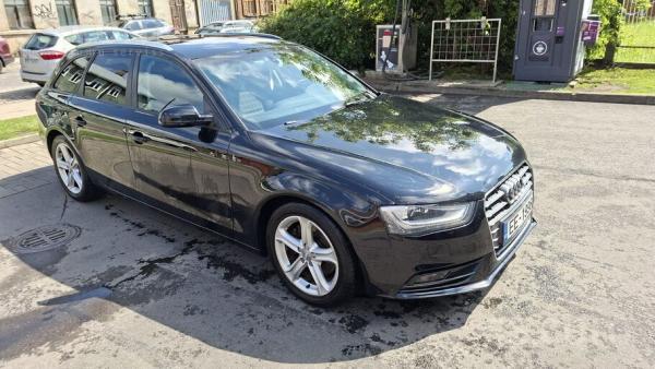 Black Audi A4 2012 in Riga, with an engine capacity of 2.00 L and mileage of 261 thousand km for 7650 €, photo 10 on AUTOMOTO.COM.LV