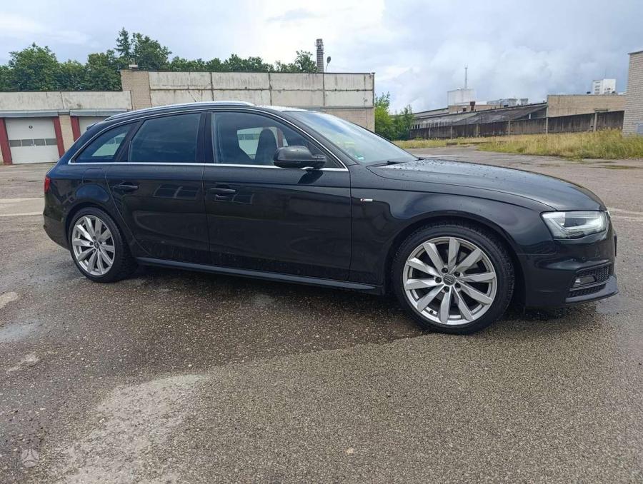 Black Audi A4 2012 in Rokiskis, with an engine capacity of 2.97 L and mileage of 313 thousand km for 8999 €, photo 10 on AUTOMOTO.COM.LV
