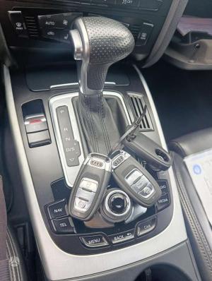 Black Audi A4 2012 in Rokiskis, with an engine capacity of 2.97 L and mileage of 313 thousand km for 8999 €, photo 33 on AUTOMOTO.COM.LV