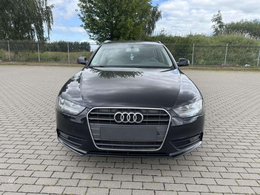 Black Audi A4 2012 in Marijampole, with an engine capacity of 3.00 L and mileage of 215 thousand km for 5250 €, photo 4 on AUTOMOTO.COM.LV
