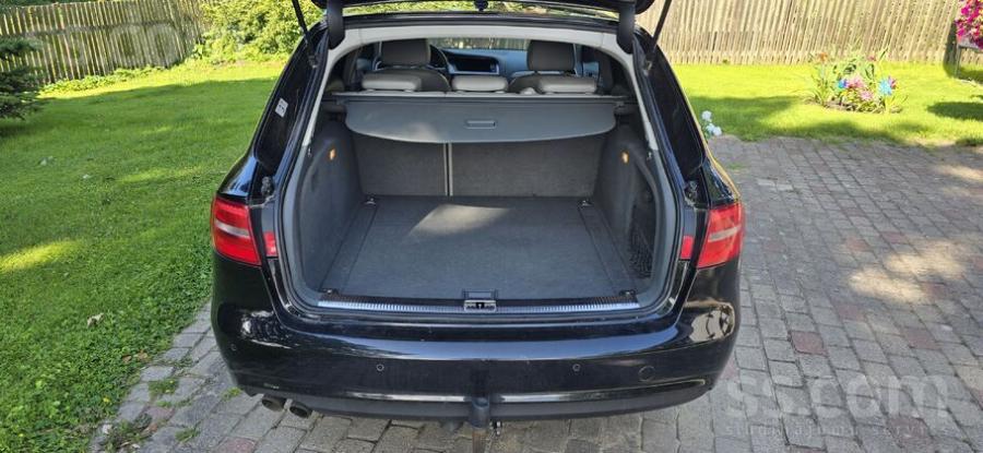 Black Audi A4 2012 in Riga, with an engine capacity of 2.00 L and mileage of 402 thousand km for 3800 €, photo 5 on AUTOMOTO.COM.LV