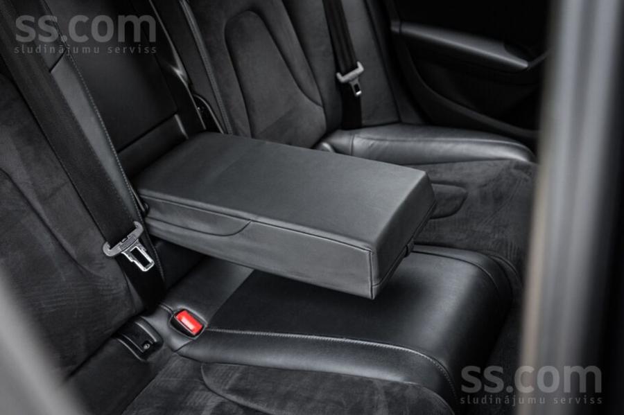 Black Audi A4 2012 in Riga, with an engine capacity of 3.00 L and mileage of 321 thousand km for 8800 €, photo 12 on AUTOMOTO.COM.LV