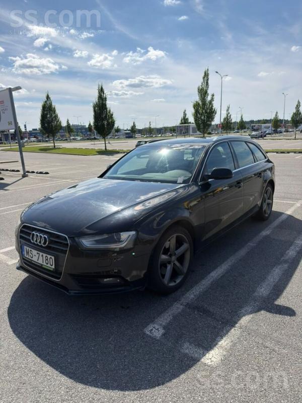 Black Audi A4 2012 in Riga, with an engine capacity of 2.00 L and mileage of 289 thousand km for 6500 €, photo 2 on AUTOMOTO.COM.LV