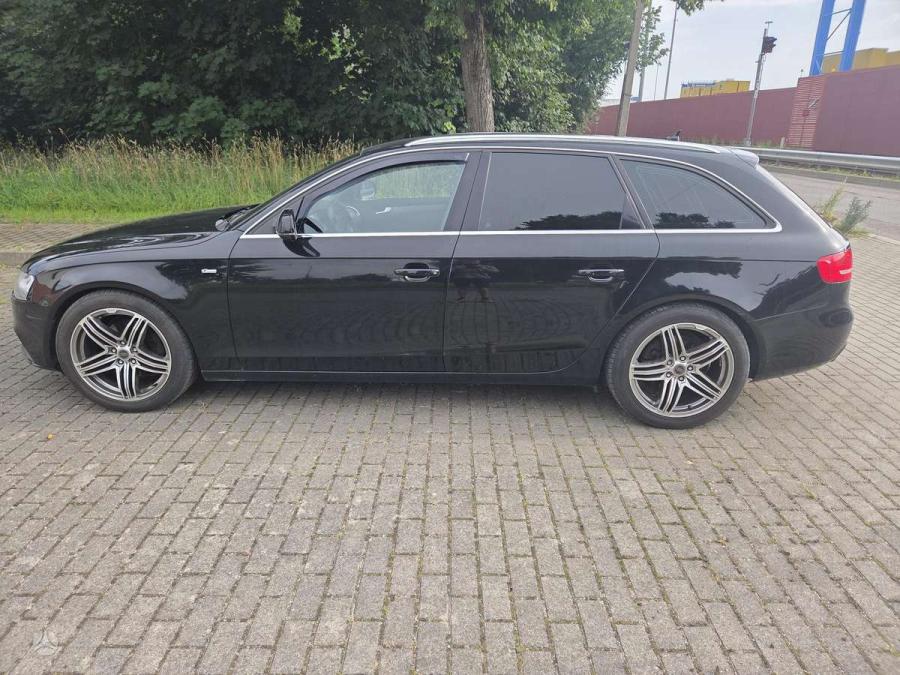 Black Audi A4 2012 in Klaipeda, with an engine capacity of 2.00 L and mileage of 292 thousand km for 6350 €, photo 3 on AUTOMOTO.COM.LV
