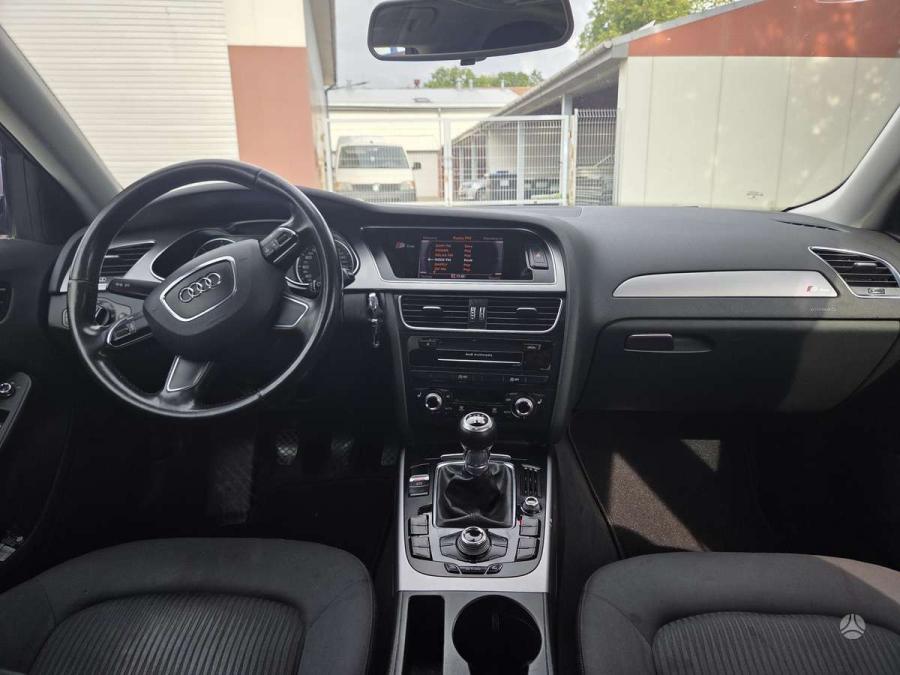 Black Audi A4 2012 in Klaipeda, with an engine capacity of 2.00 L and mileage of 292 thousand km for 6350 €, photo 6 on AUTOMOTO.COM.LV