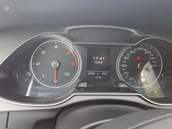 Black Audi A4 2012 in Klaipeda, with an engine capacity of 2.00 L and mileage of 292 thousand km for 6350 €, photo 6 on AUTOMOTO.COM.LV