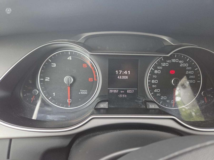 Black Audi A4 2012 in Klaipeda, with an engine capacity of 2.00 L and mileage of 292 thousand km for 6350 €, photo 7 on AUTOMOTO.COM.LV