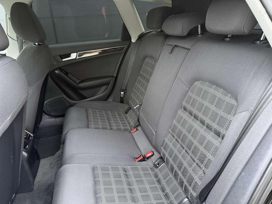 Black Audi A4 2012 in Panevezys, with an engine capacity of 2.97 L and mileage of 300 thousand km for 6900 €, photo 19 on AUTOMOTO.COM.LV