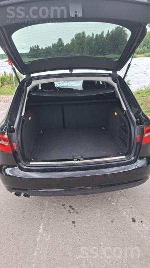 Black Audi A4 2012 in Riga, with an engine capacity of 2.00 L and mileage of 261 thousand km for 7550 €, photo 4 on AUTOMOTO.COM.LV