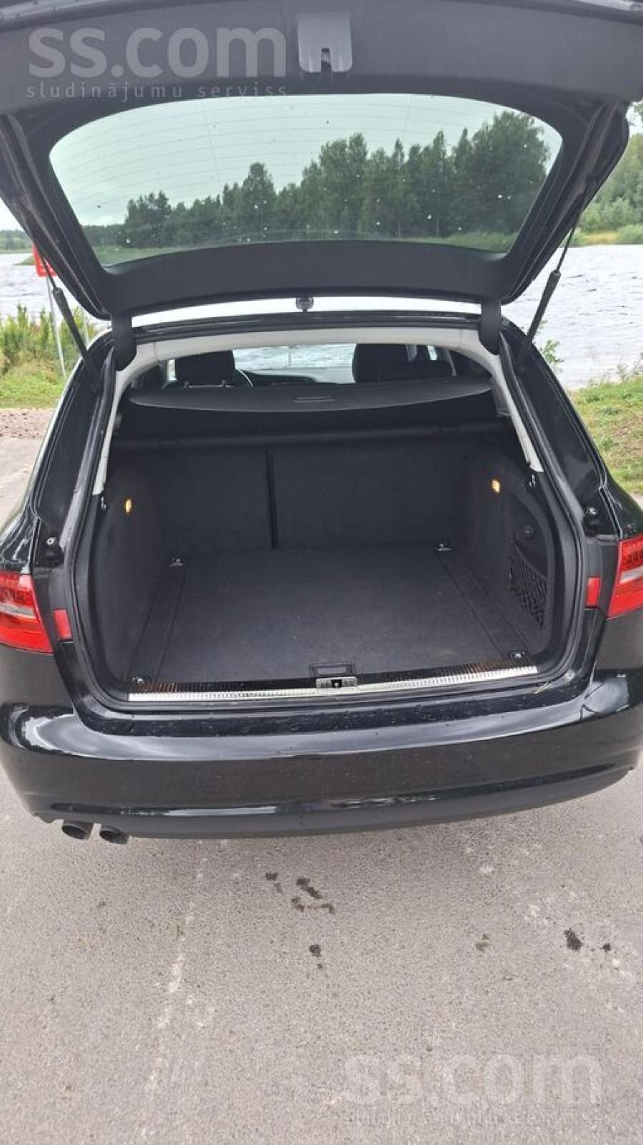 Black Audi A4 2012 in Riga, with an engine capacity of 2.00 L and mileage of 261 thousand km for 7550 €, photo 4 on AUTOMOTO.COM.LV