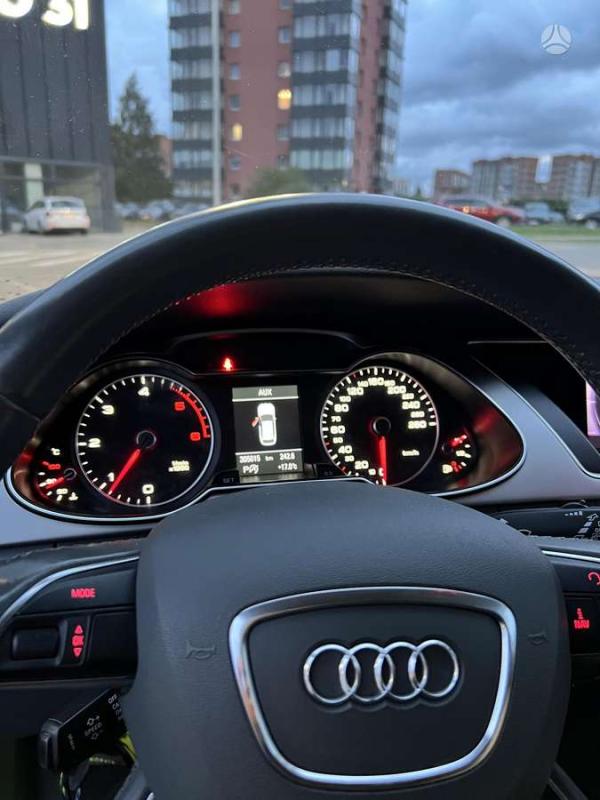 Black Audi A4 2012 in Klaipeda, with an engine capacity of 1.97 L and mileage of 300 thousand km for 5200 €, photo 3 on AUTOMOTO.COM.LV