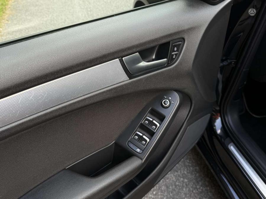 Melns Audi A4 2012 Kretinga, ar dzinēja tilpumu 1.97 L un nobraukumu 260 tūkst. km par 7999 €, foto 20 vietnē AUTOMOTO.COM.LV