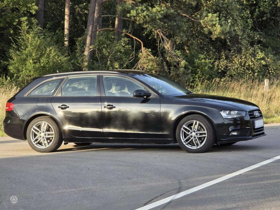 Melns Audi A4 2012 Viļņa, ar dzinēja tilpumu 1.97 L un nobraukumu 260 tūkst. km par 6650 €, foto 7 vietnē AUTOMOTO.COM.LV