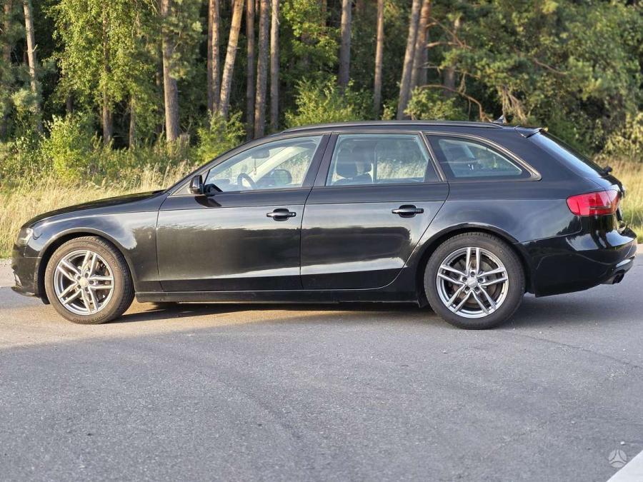 Melns Audi A4 2012 Viļņa, ar dzinēja tilpumu 1.97 L un nobraukumu 260 tūkst. km par 6650 €, foto 8 vietnē AUTOMOTO.COM.LV
