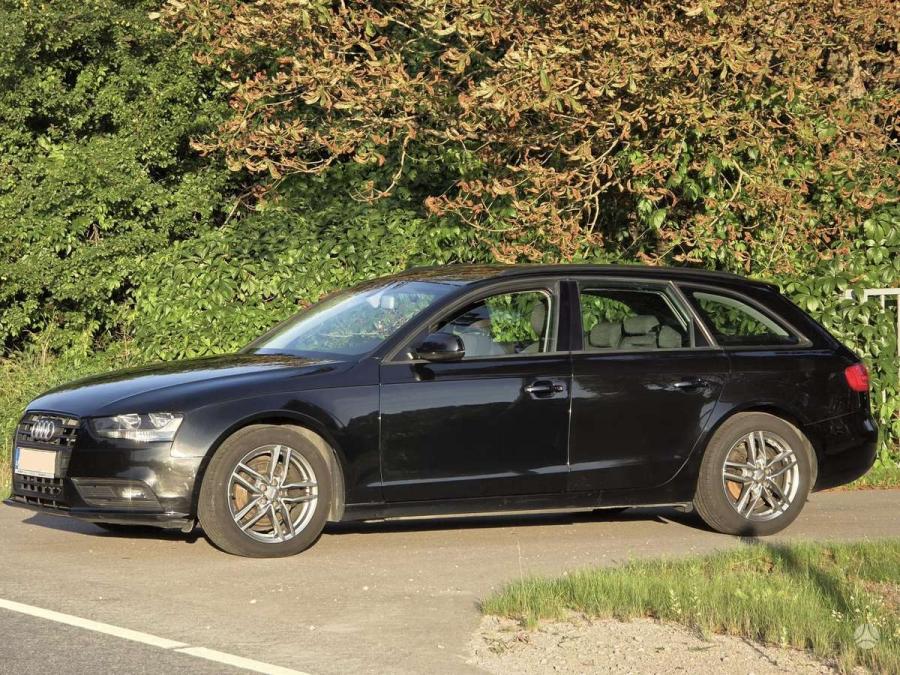 Melns Audi A4 2012 Viļņa, ar dzinēja tilpumu 1.97 L un nobraukumu 260 tūkst. km par 6650 €, foto 9 vietnē AUTOMOTO.COM.LV