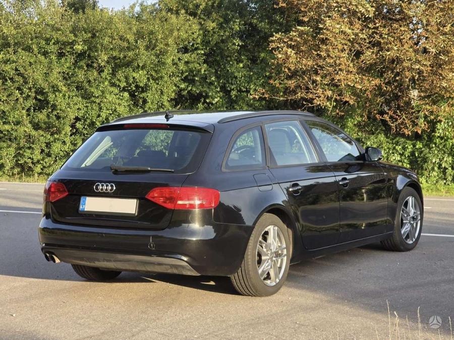 Melns Audi A4 2012 Viļņa, ar dzinēja tilpumu 1.97 L un nobraukumu 260 tūkst. km par 6650 €, foto 13 vietnē AUTOMOTO.COM.LV