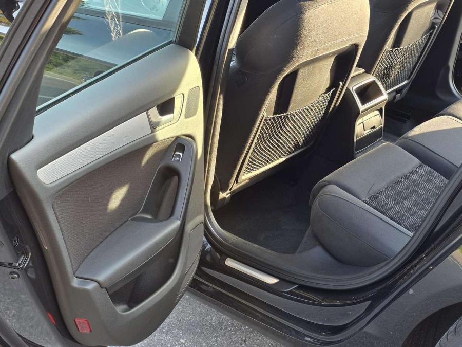 Melns Audi A4 2012 Viļņa, ar dzinēja tilpumu 1.97 L un nobraukumu 260 tūkst. km par 6650 €, foto 28 vietnē AUTOMOTO.COM.LV