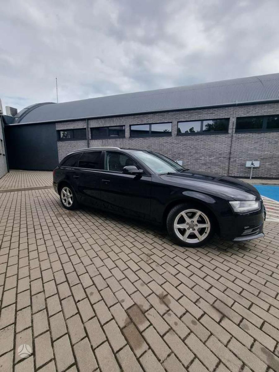 Melns Audi A4 2012 Marijampole, ar dzinēja tilpumu 1.97 L un nobraukumu 400 tūkst. km par 4800 €, foto 7 vietnē AUTOMOTO.COM.LV