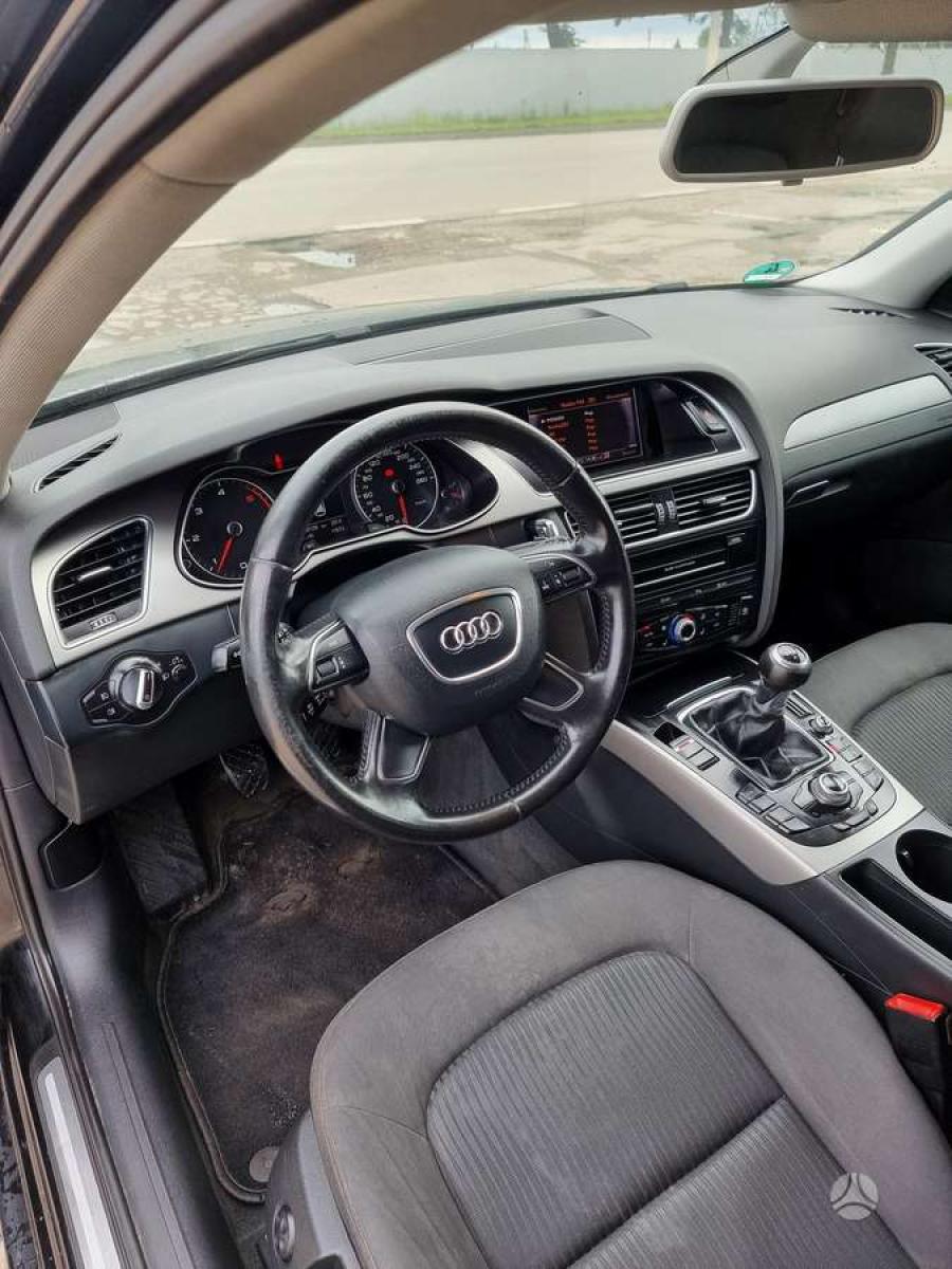 Melns Audi A4 2012 Marijampole, ar dzinēja tilpumu 1.97 L un nobraukumu 400 tūkst. km par 4800 €, foto 14 vietnē AUTOMOTO.COM.LV