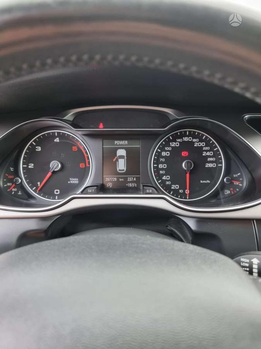 Melns Audi A4 2012 Marijampole, ar dzinēja tilpumu 1.97 L un nobraukumu 400 tūkst. km par 4800 €, foto 24 vietnē AUTOMOTO.COM.LV